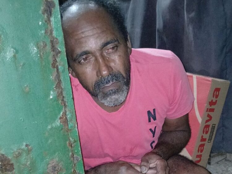 Barco virado em alto mar quase provoca tragédia em Macaé – Paparazzo Macaé